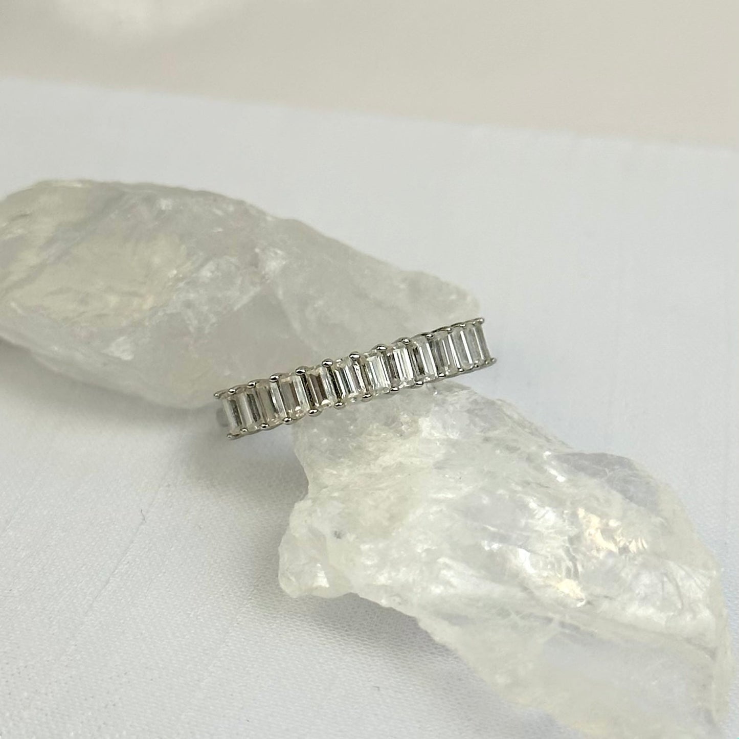 Astrid Emerald Half Eternity – Pristine Paradigm