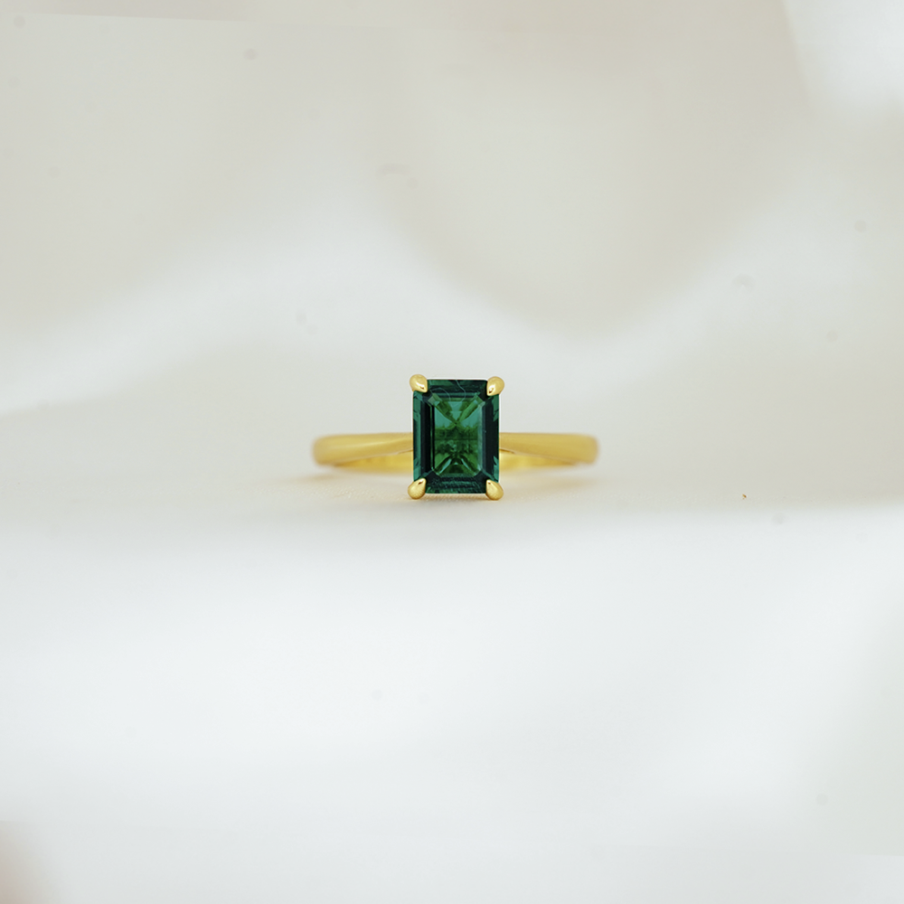 Lab Emerald Solitaire (Emerald Cut)