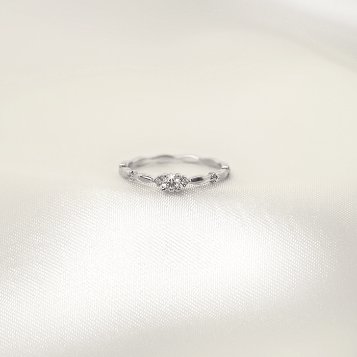 Solara Promise Ring